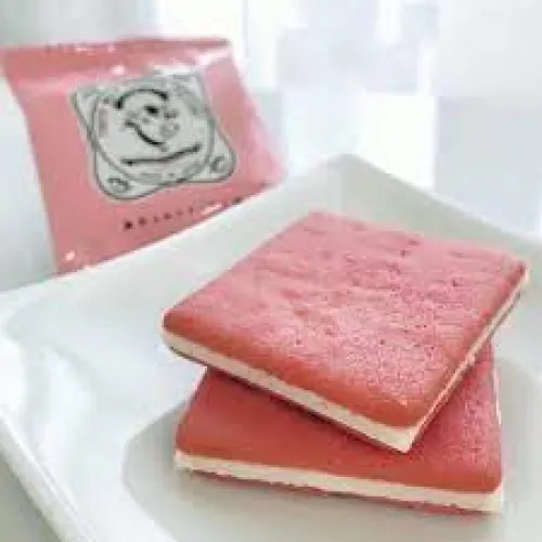 Bánh Tokyo Milk Cheese Factory Vị Strawberry And Mascarpone Nhật Bản Hộp
